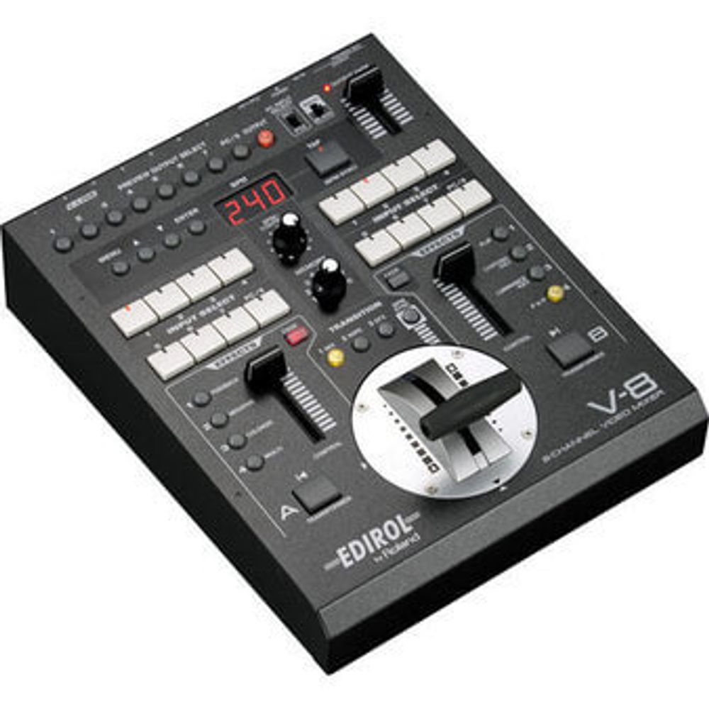 Vídeo Mixer Roland V-8 | Em até 10X sem juros? - eMania Foto e Video